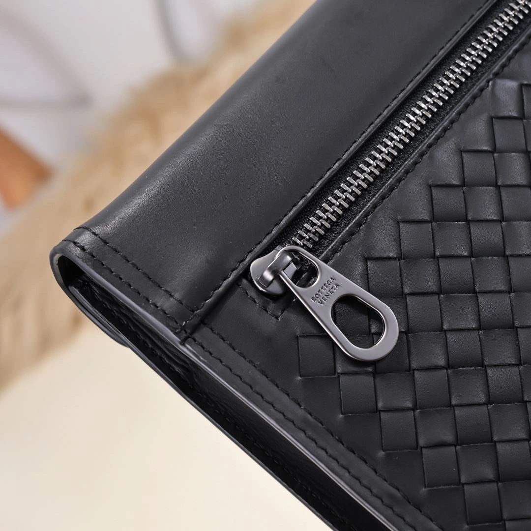 Real Mens Bottega Veneta Clutch Bags