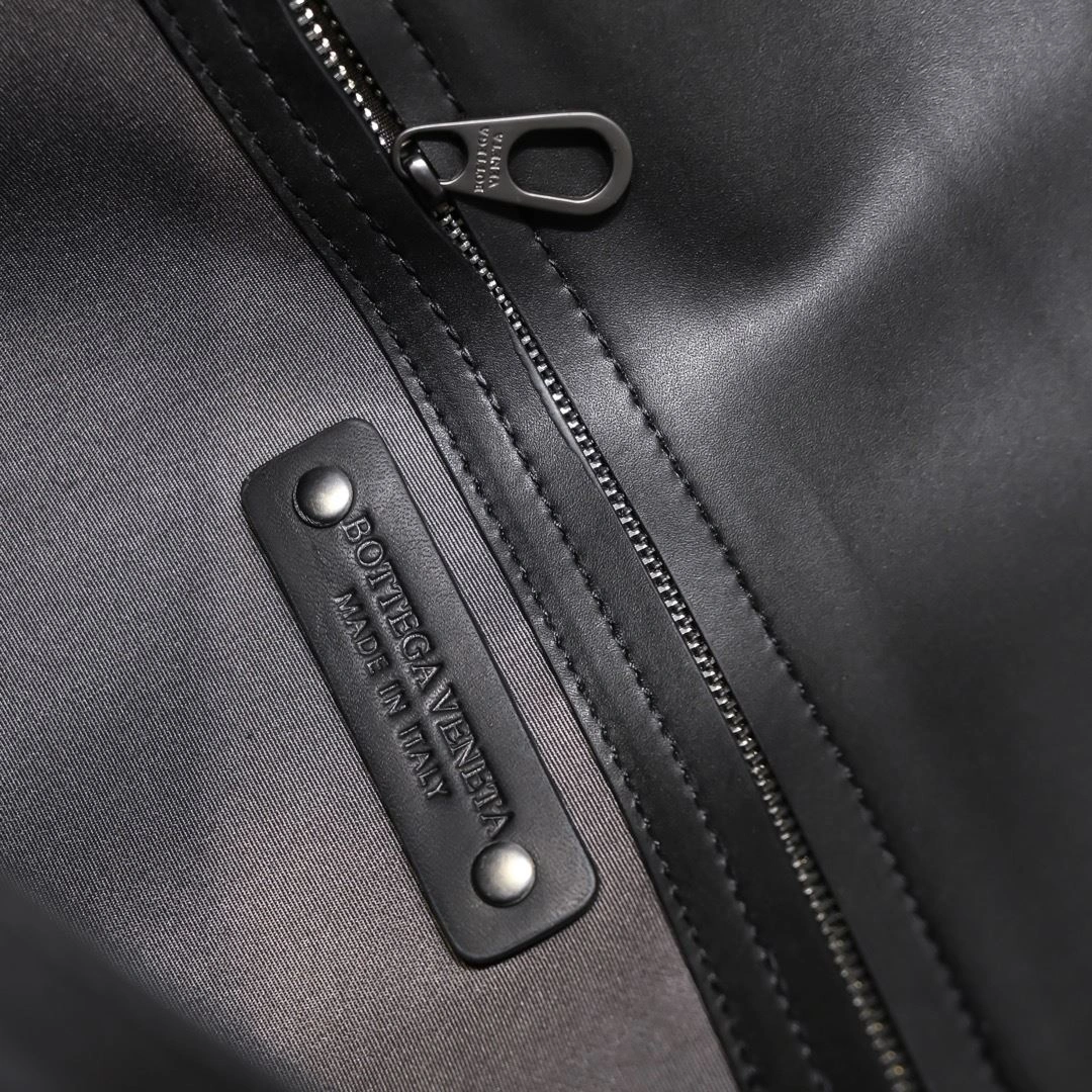 Real Mens Bottega Veneta Clutch Bags