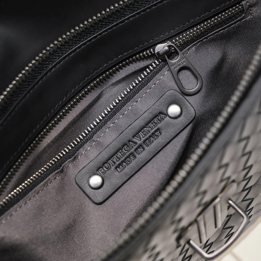 Genuine Mens Bottega Veneta Clutch Bags