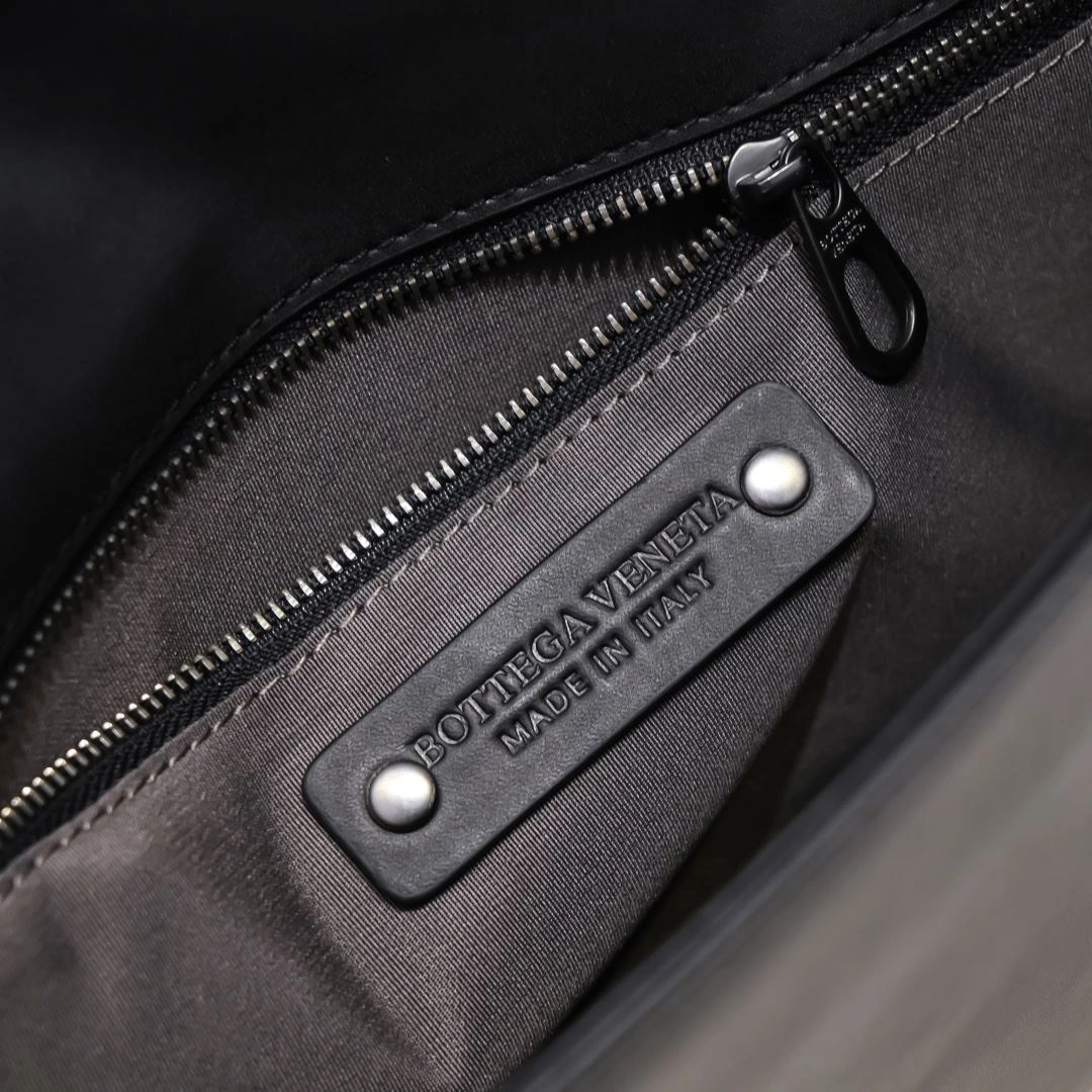 Factory-made Mens Bottega Veneta Clutch Bags
