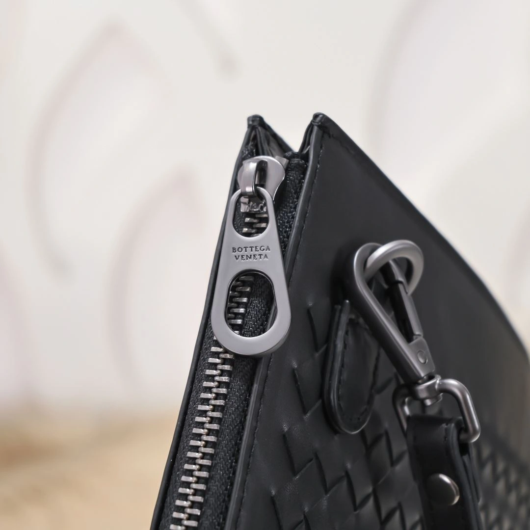 Discounted Mens Bottega Veneta Clutch Bags