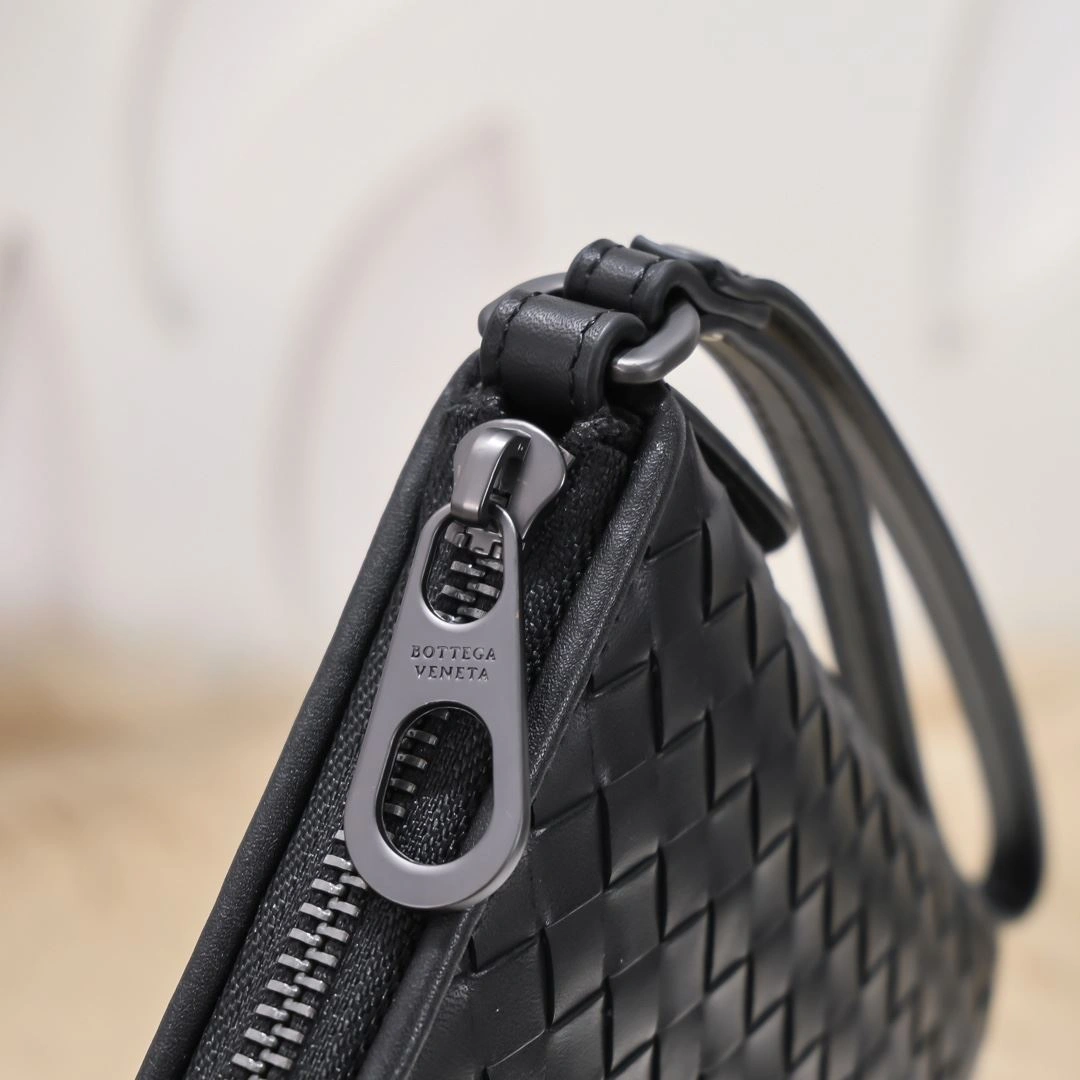 Bargain Mens Bottega Veneta Clutch Bags