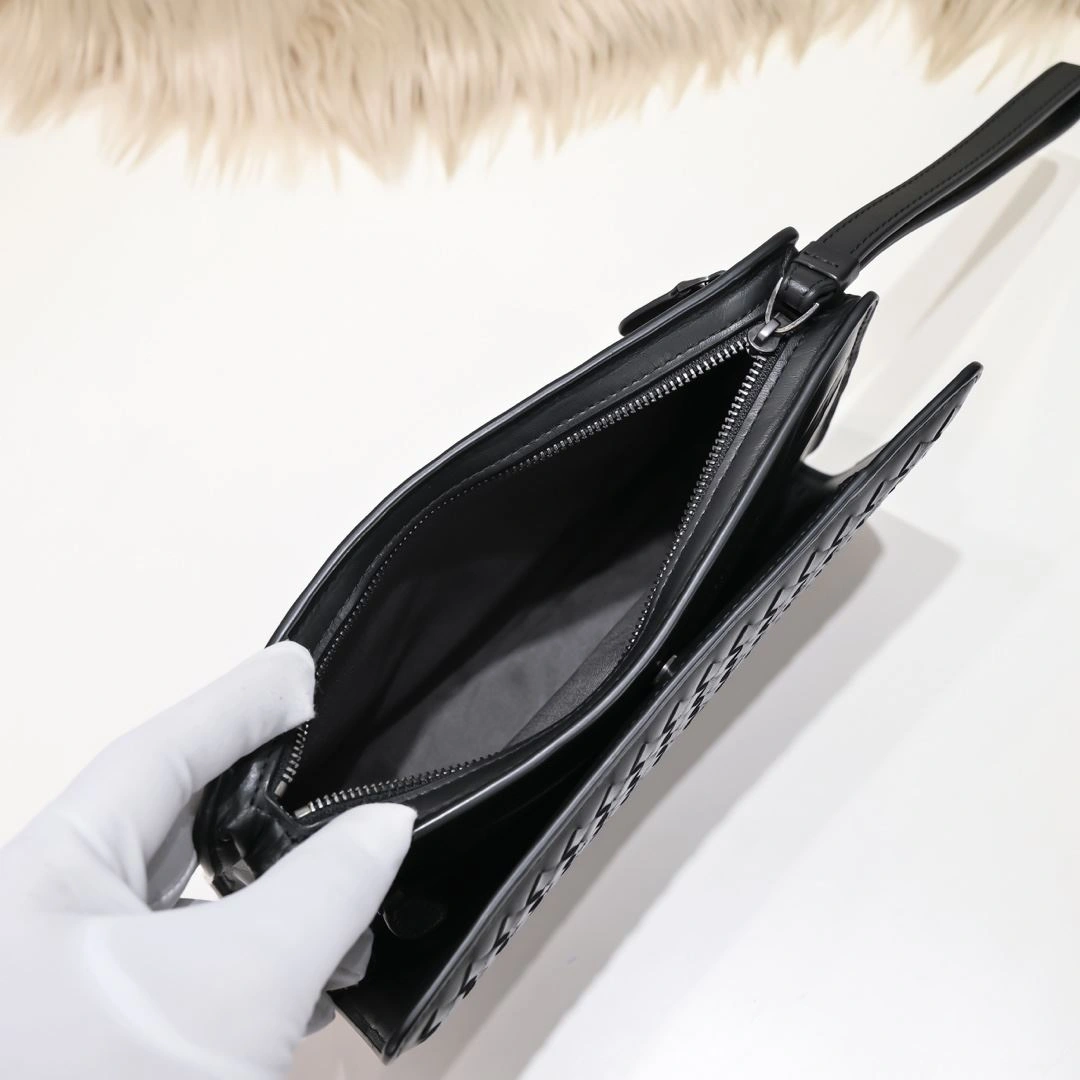 Discounted Mens Bottega Veneta Clutch Bags
