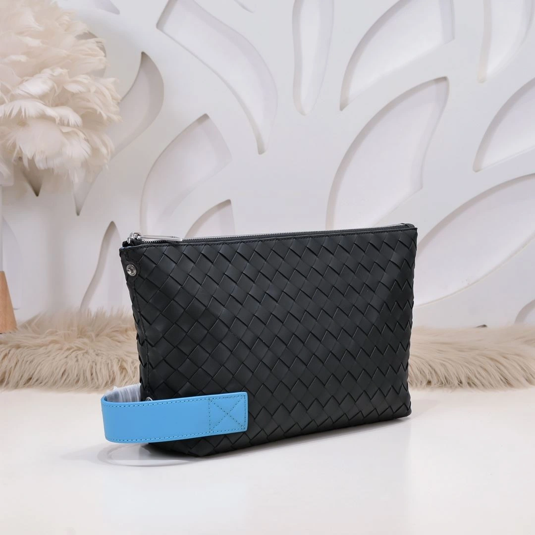 Budget-friendly Mens Bottega Veneta Clutch Bags
