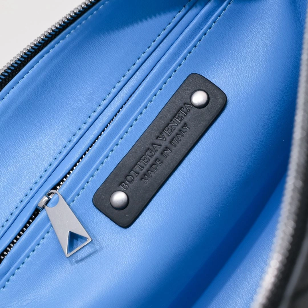 Budget-friendly Mens Bottega Veneta Clutch Bags