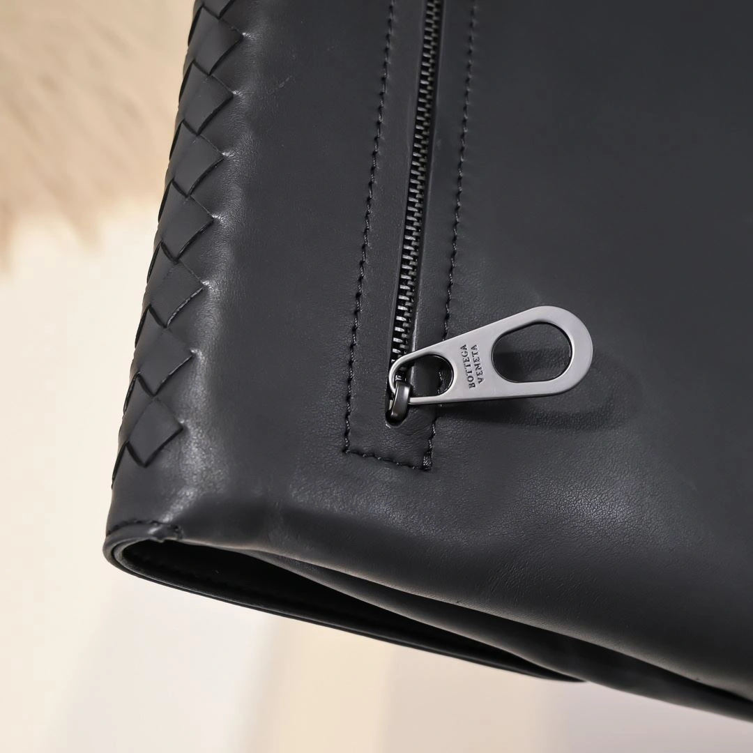 Factory-made Mens Bottega Veneta Clutch Bags