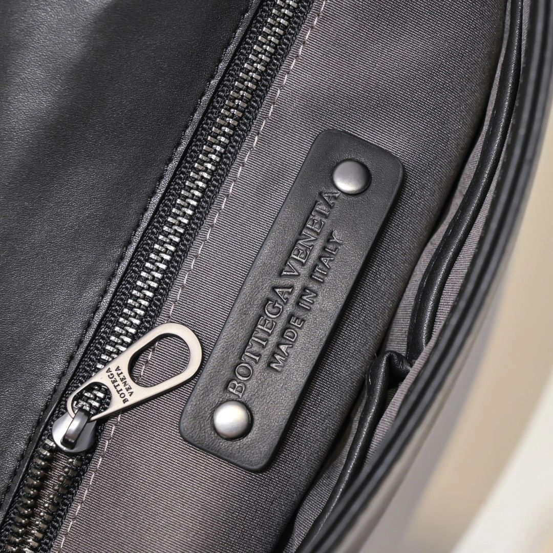 Factory-made Mens Bottega Veneta Clutch Bags