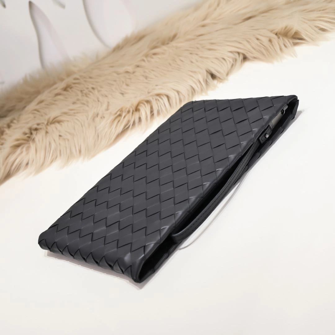 1:1 copy Mens Bottega Veneta Clutch Bags