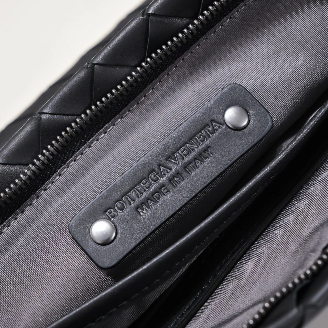 1:1 copy Mens Bottega Veneta Clutch Bags
