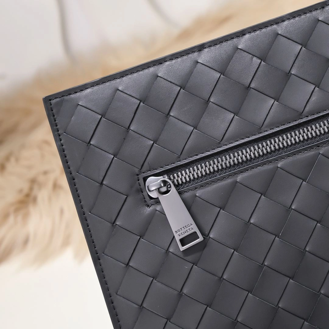 1:1 copy Mens Bottega Veneta Clutch Bags