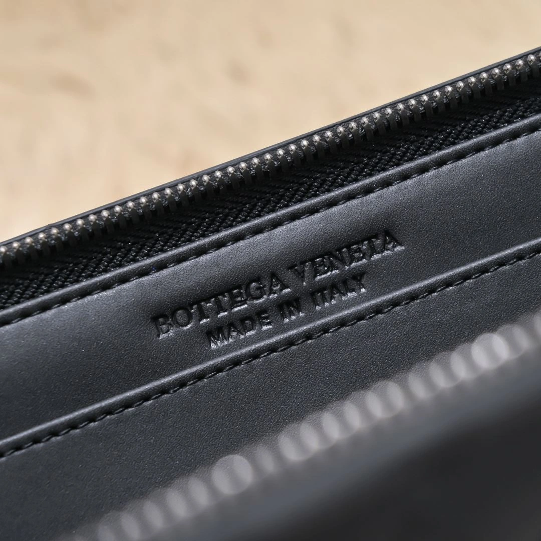 1:1 copy Mens Bottega Veneta Clutch Bags