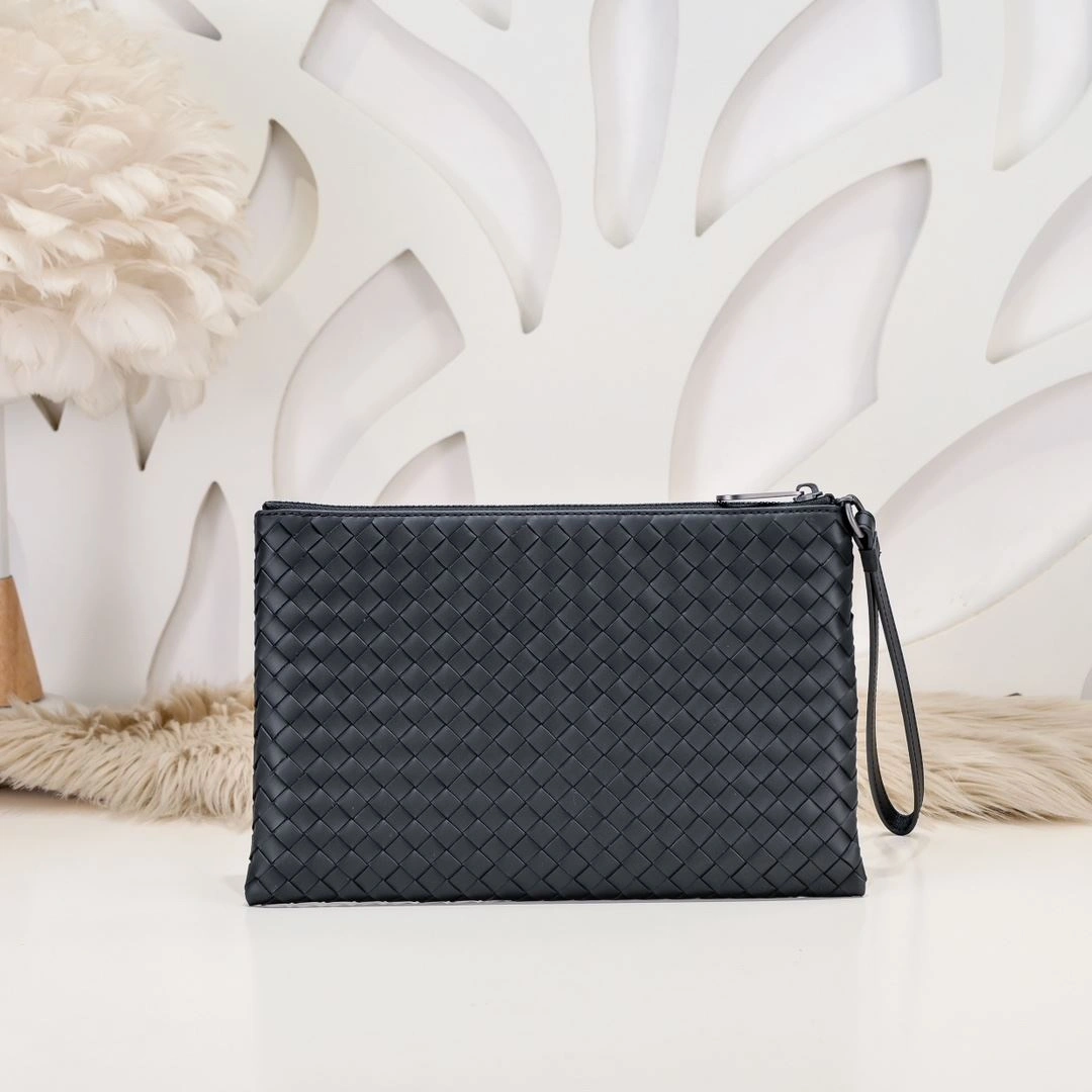 Value-priced Mens Bottega Veneta Clutch Bags