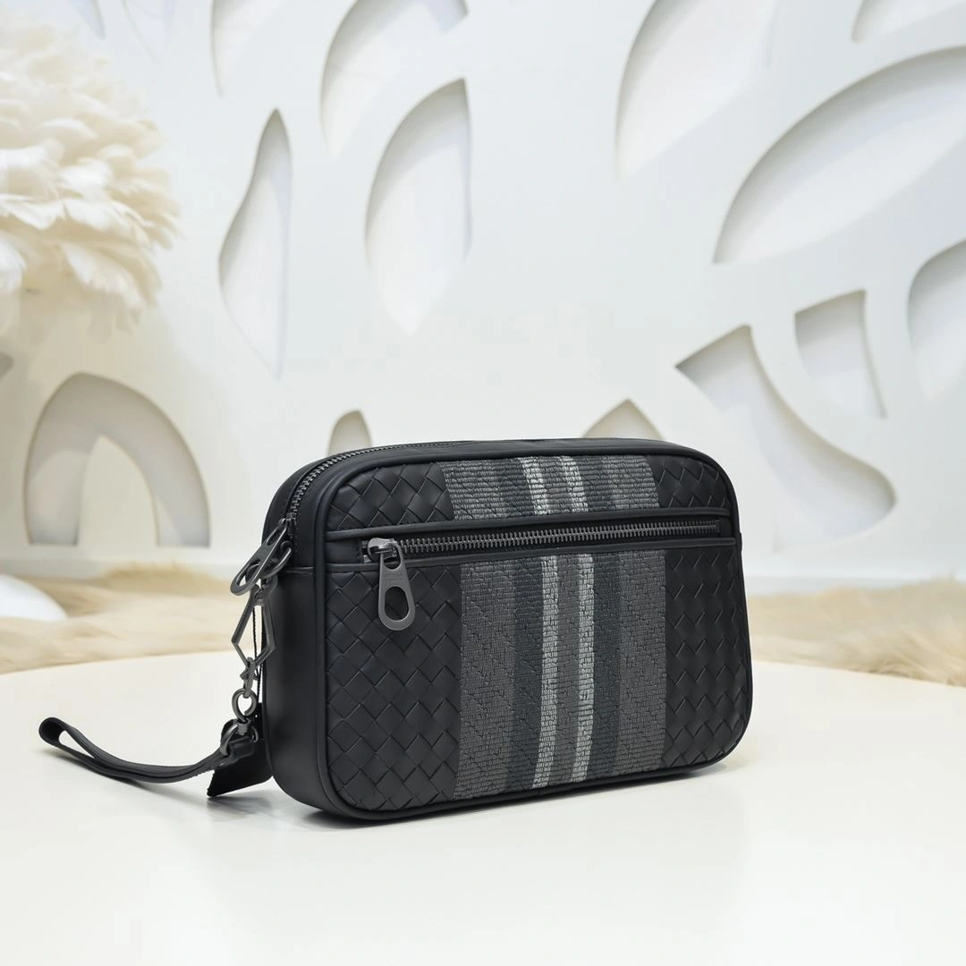 Value-priced Mens Bottega Veneta Clutch Bags