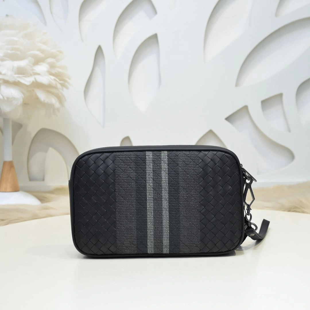 Value-priced Mens Bottega Veneta Clutch Bags