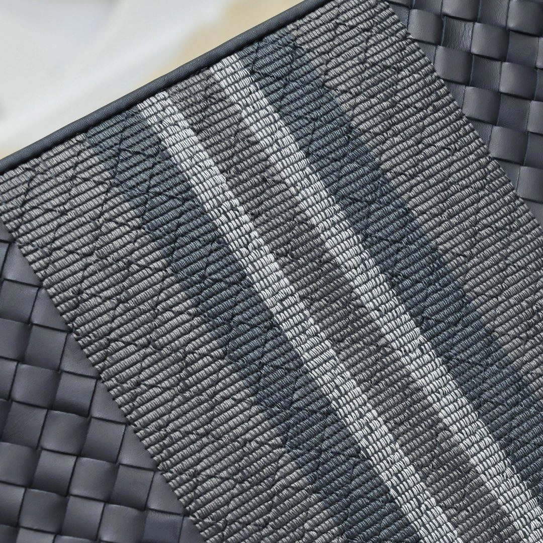 Economical Mens Bottega Veneta Clutch Bags