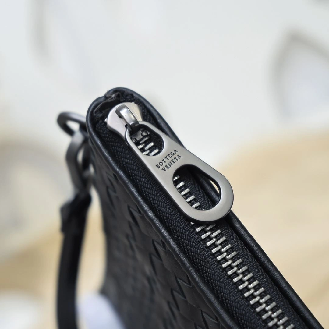 Inexpensive Mens Bottega Veneta Clutch Bags