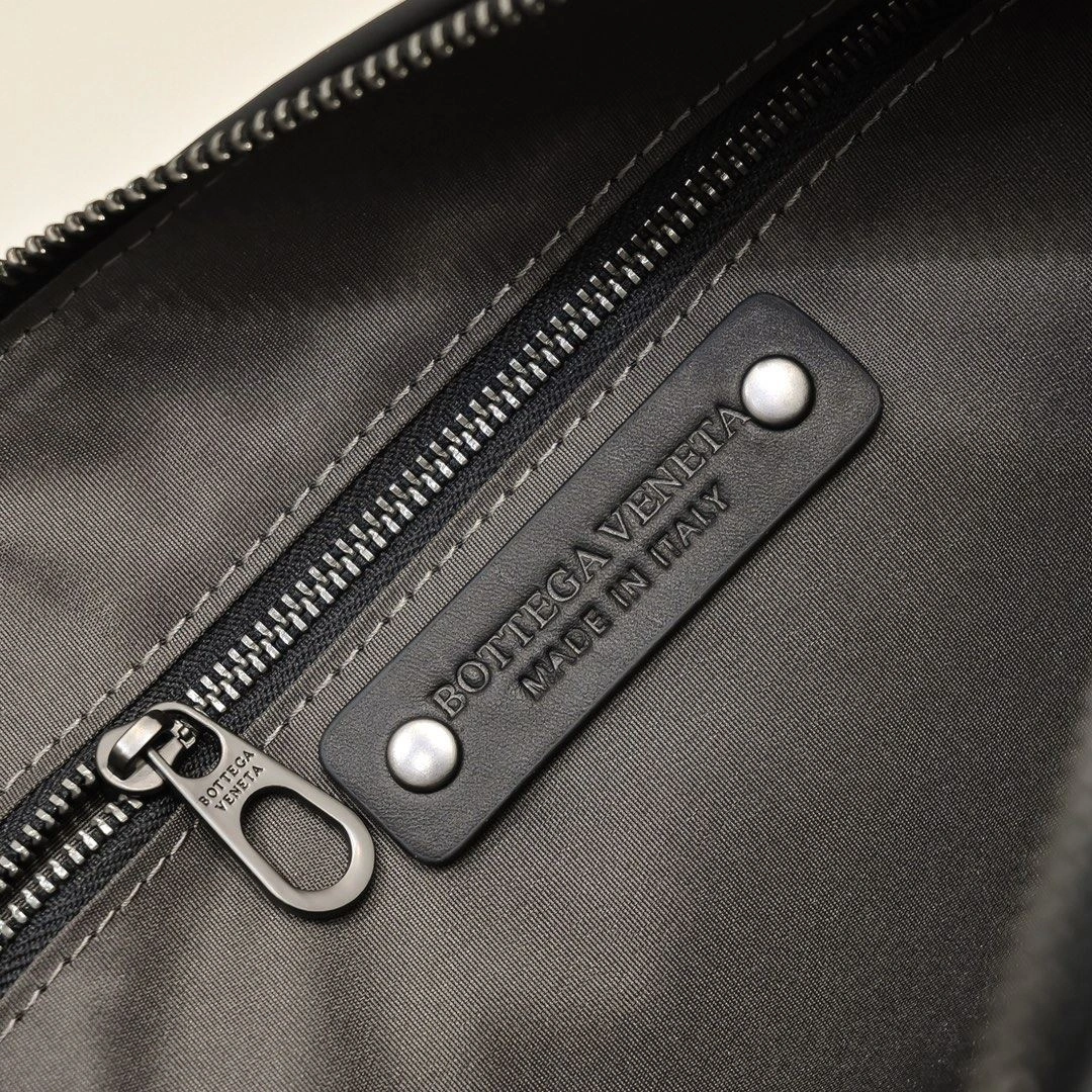 High fidelity Mens Bottega Veneta Clutch Bags