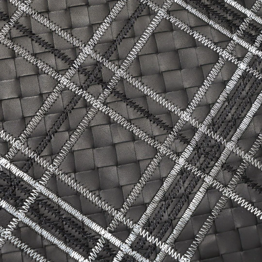 Indistinguishable Mens Bottega Veneta Clutch Bags
