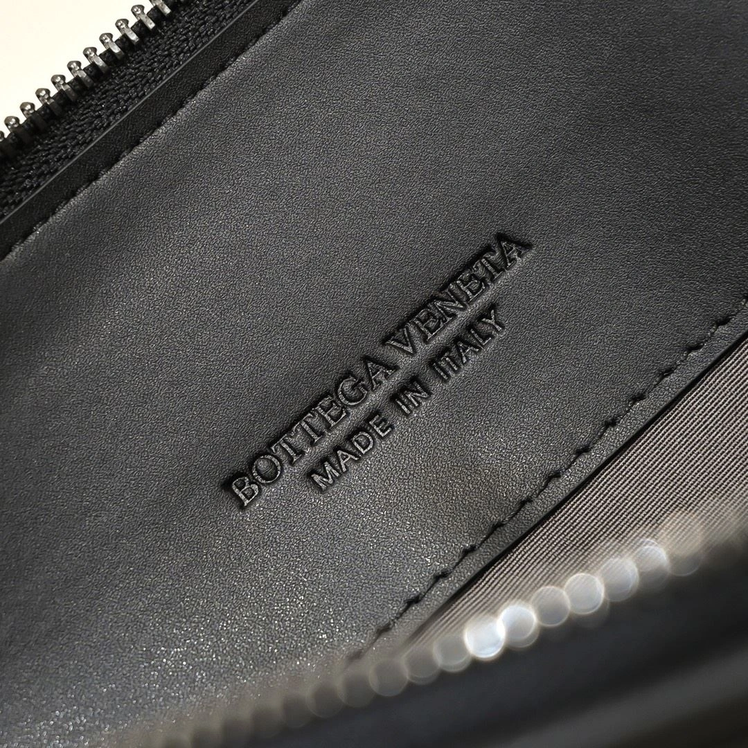 OEM Mens Bottega Veneta Clutch Bags