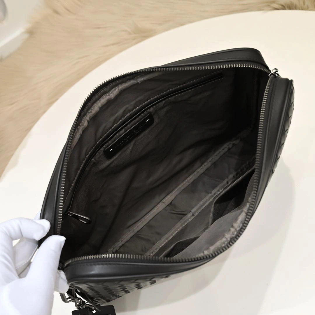OEM Mens Bottega Veneta Clutch Bags