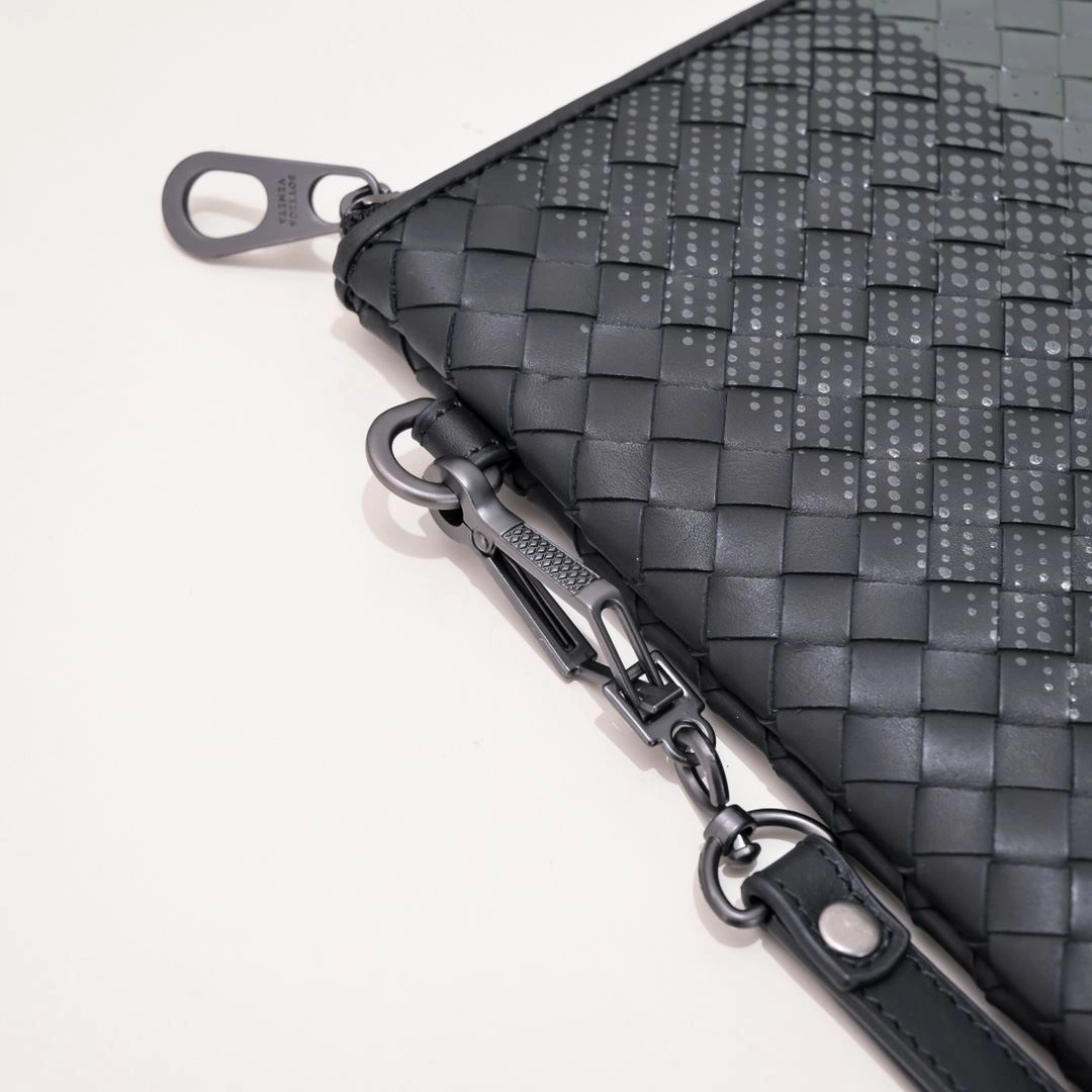 1:1 copy Mens Bottega Veneta Clutch Bags