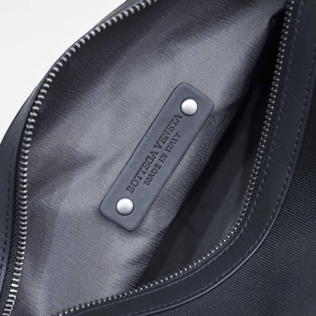 OEM Mens Bottega Veneta Clutch Bags