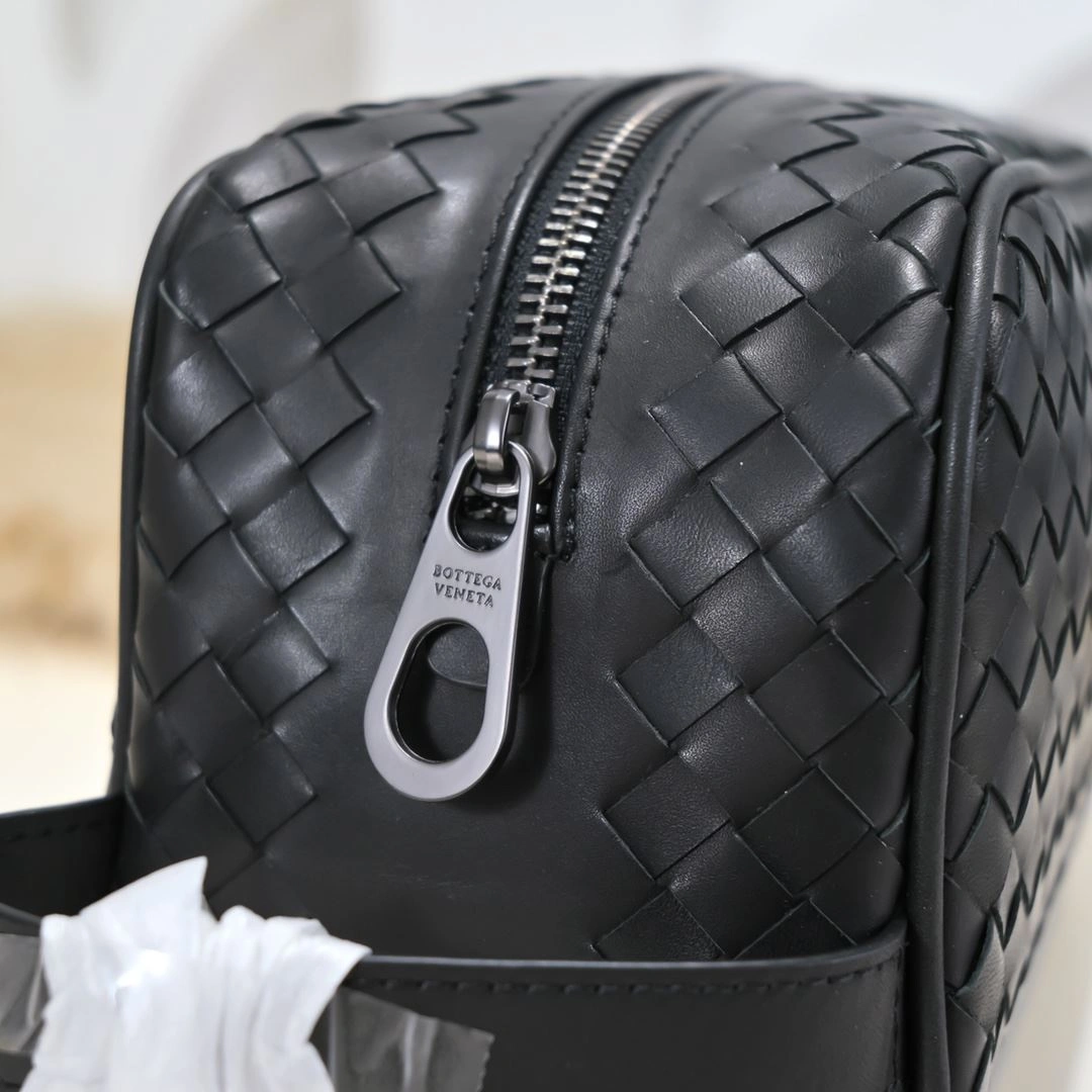 Genuine Mens Bottega Veneta Clutch Bags
