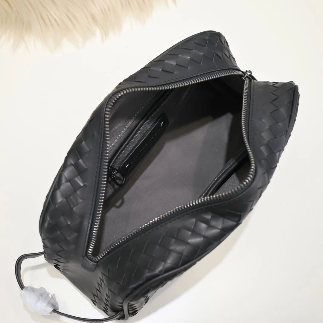 Genuine Mens Bottega Veneta Clutch Bags
