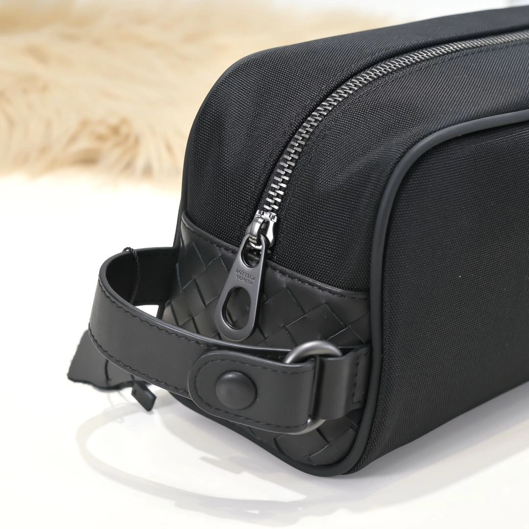 Official Mens Bottega Veneta Clutch Bags