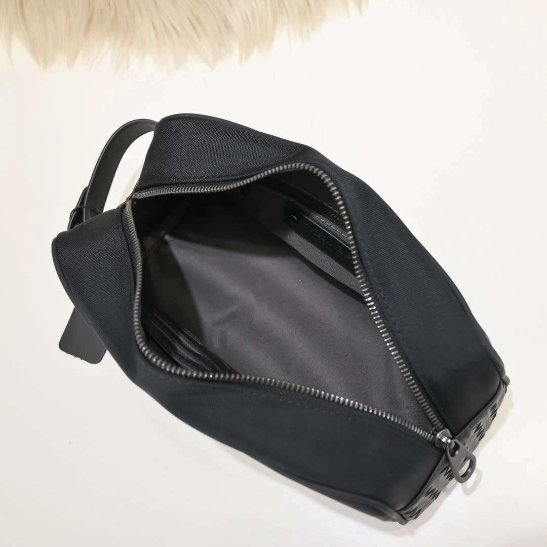 Official Mens Bottega Veneta Clutch Bags