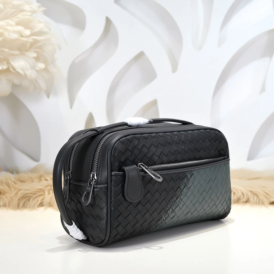 Bargain Mens Bottega Veneta Clutch Bags