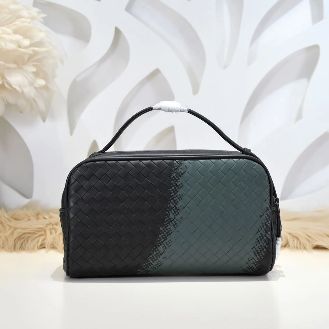 Bargain Mens Bottega Veneta Clutch Bags