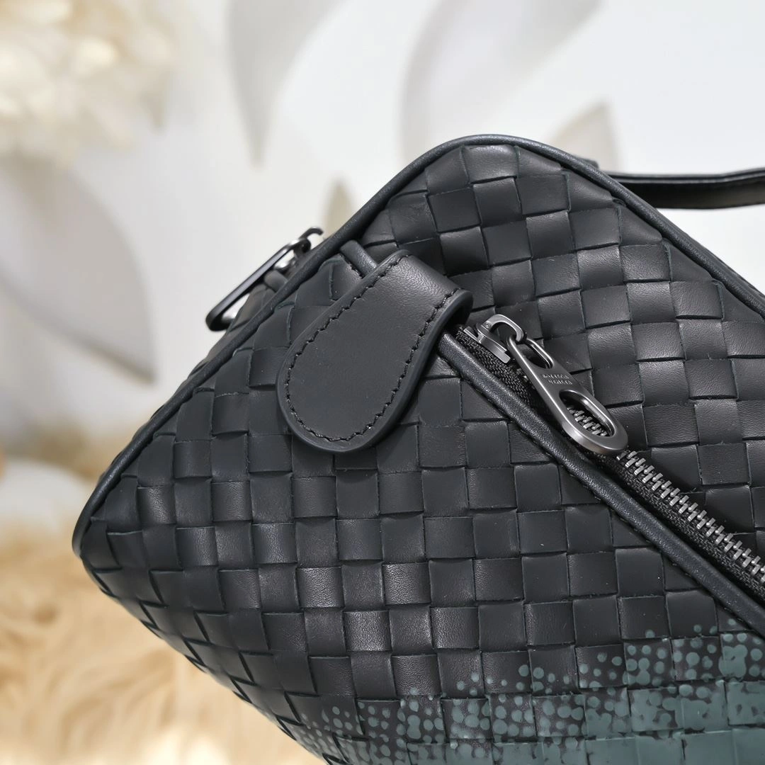 Bargain Mens Bottega Veneta Clutch Bags