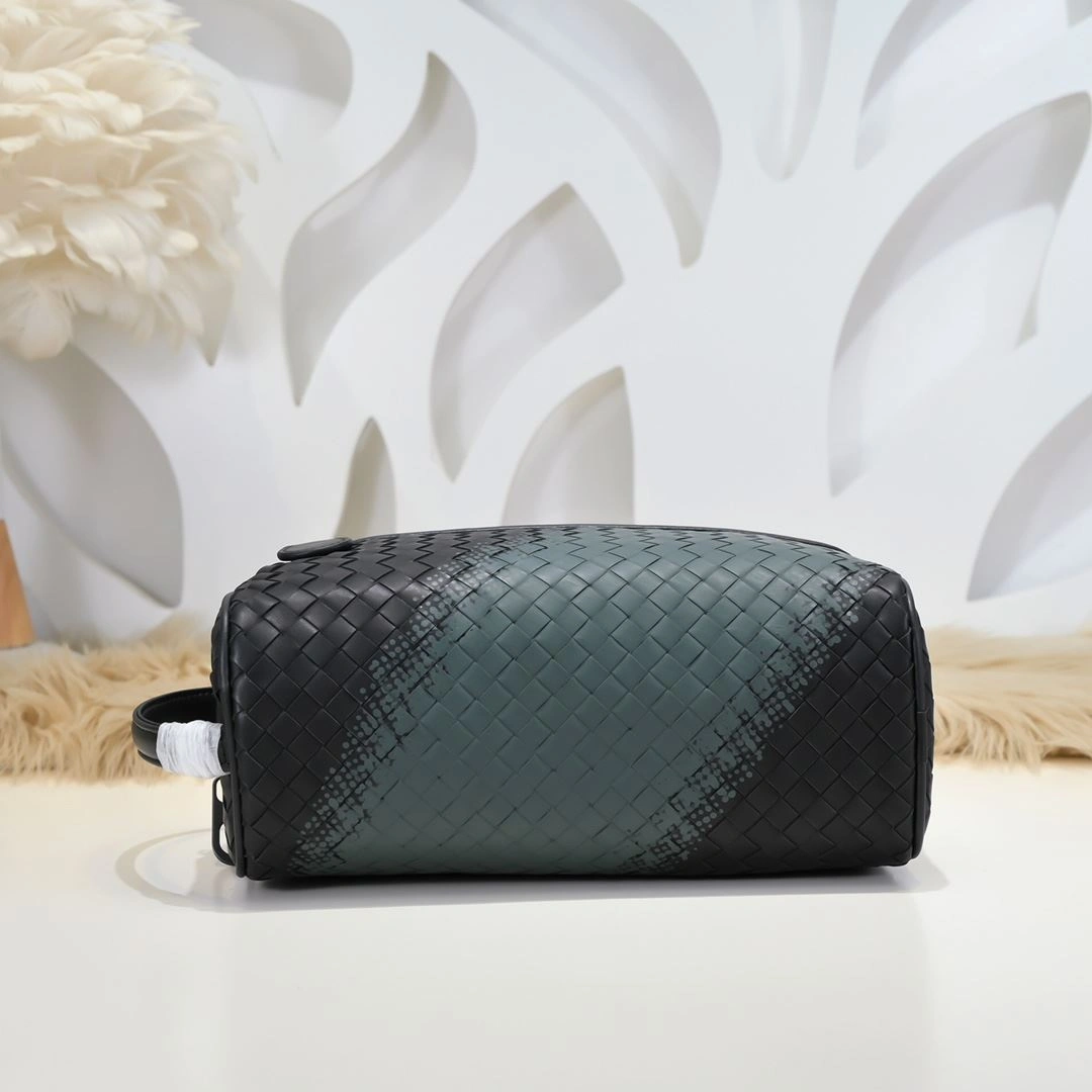 Bargain Mens Bottega Veneta Clutch Bags