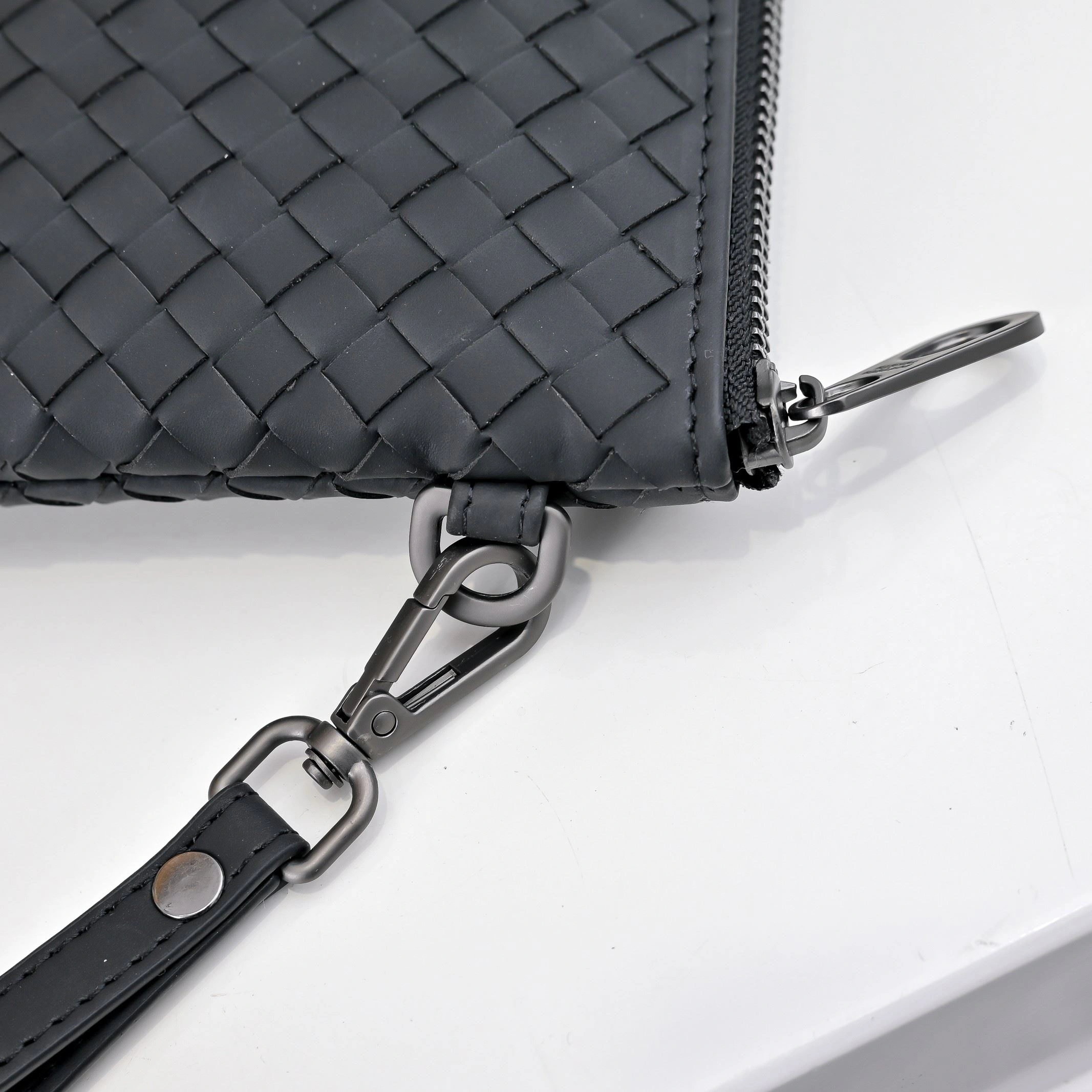 Bargain Mens Bottega Veneta Clutch Bags