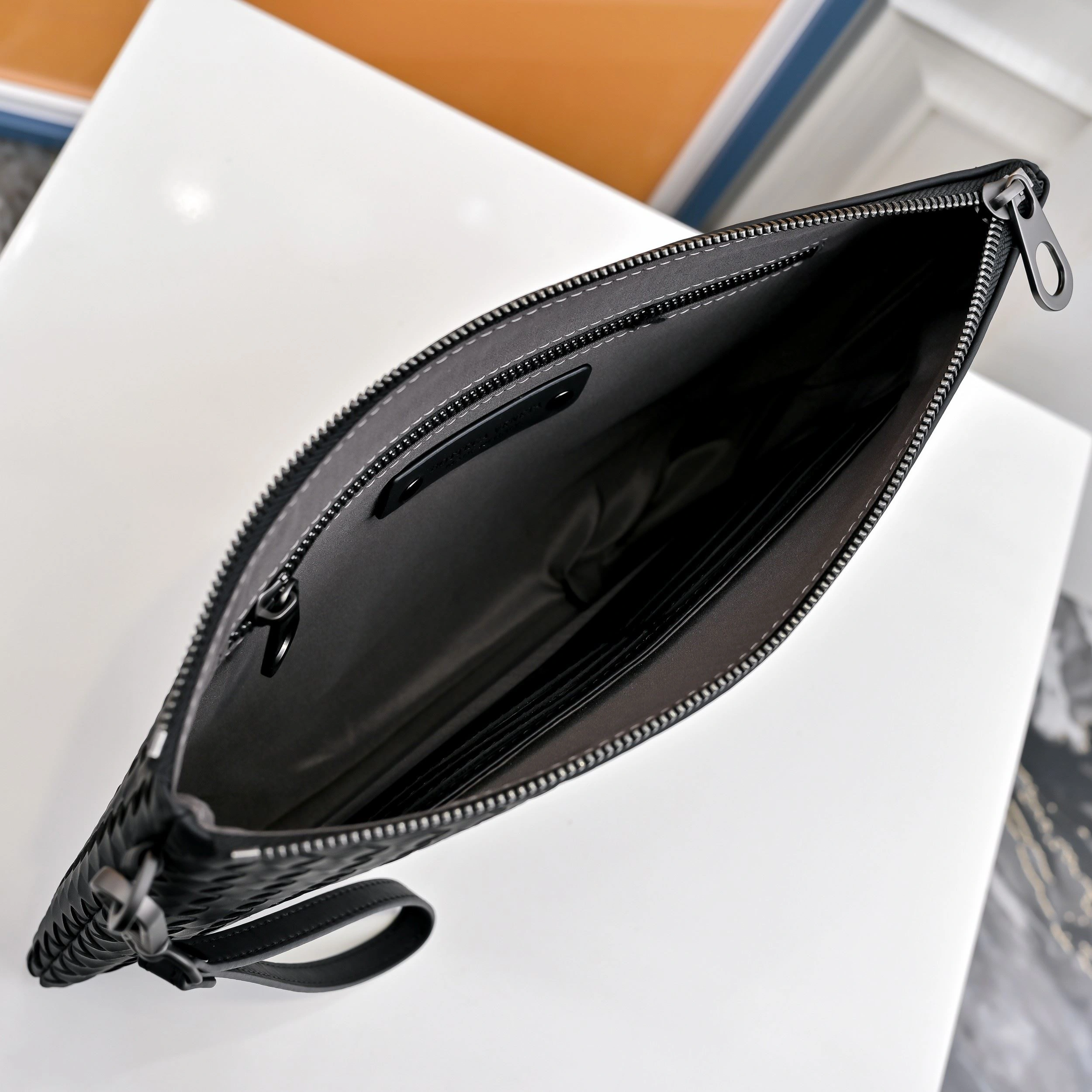 Bargain Mens Bottega Veneta Clutch Bags