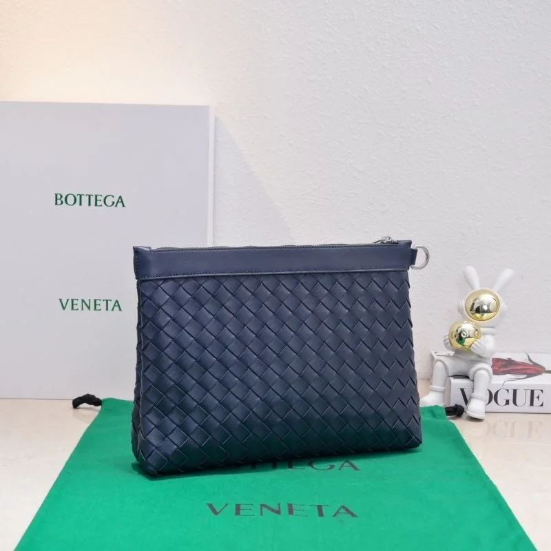 Bargain Mens Bottega Veneta Clutch Bags