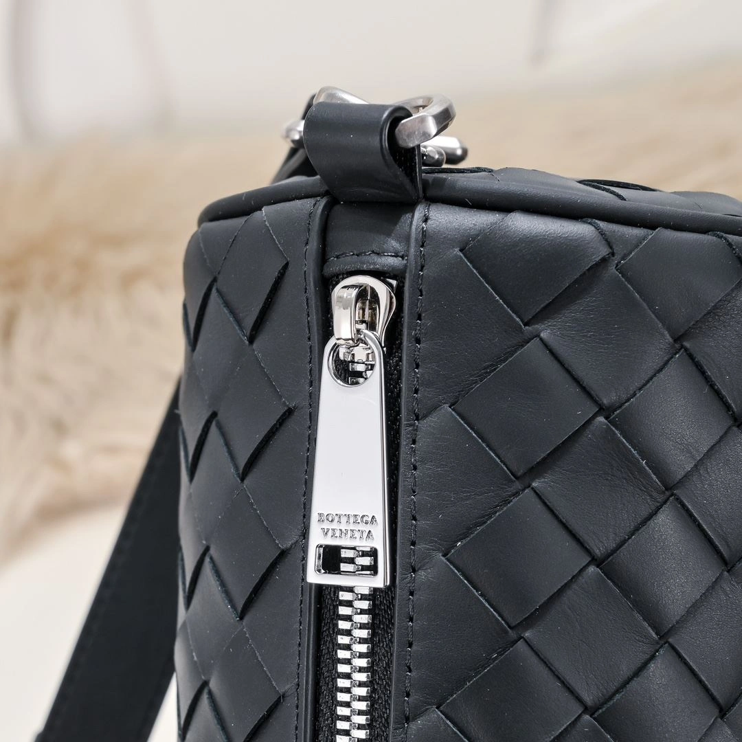Inexpensive Mens Bottega Veneta Satchel Bags