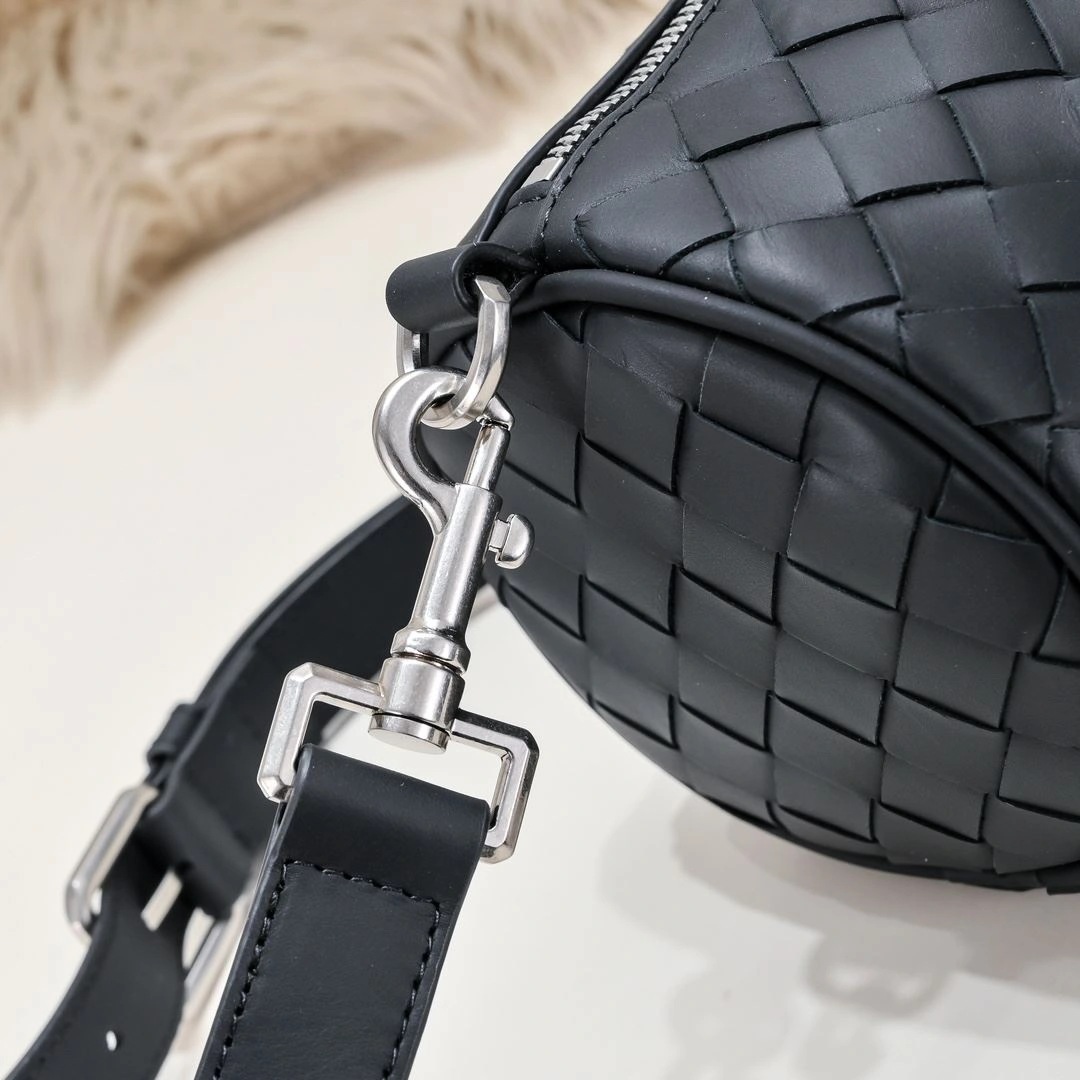 Inexpensive Mens Bottega Veneta Satchel Bags