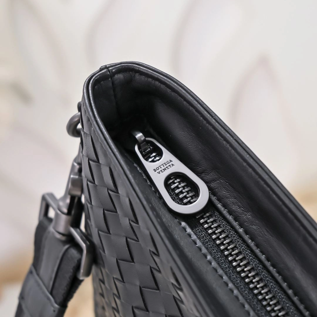 Inexpensive Mens Bottega Veneta Satchel Bags