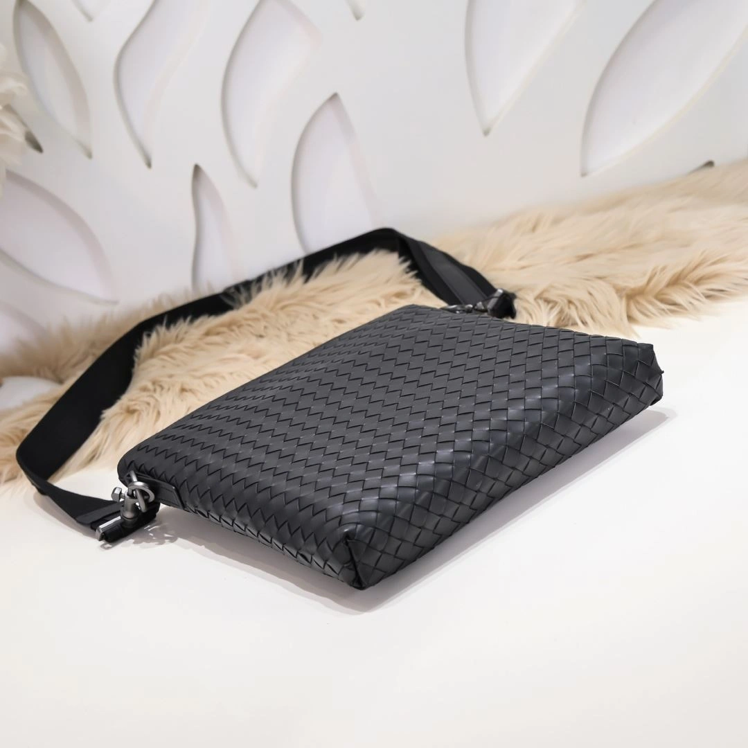 Inexpensive Mens Bottega Veneta Satchel Bags