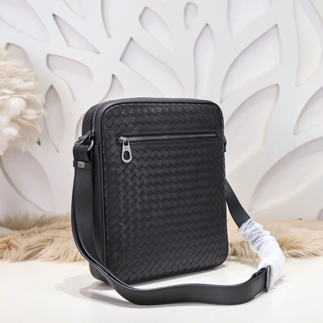 Inexpensive Mens Bottega Veneta Satchel Bags