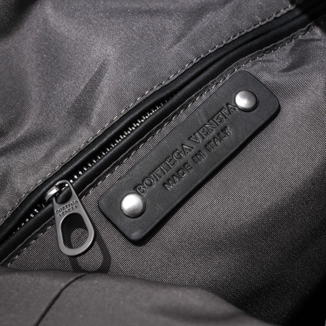 Factory-made Mens Bottega Veneta Satchel Bags