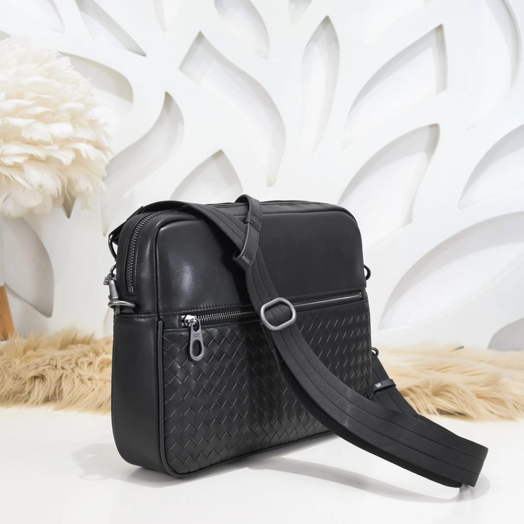 Inexpensive Mens Bottega Veneta Satchel Bags