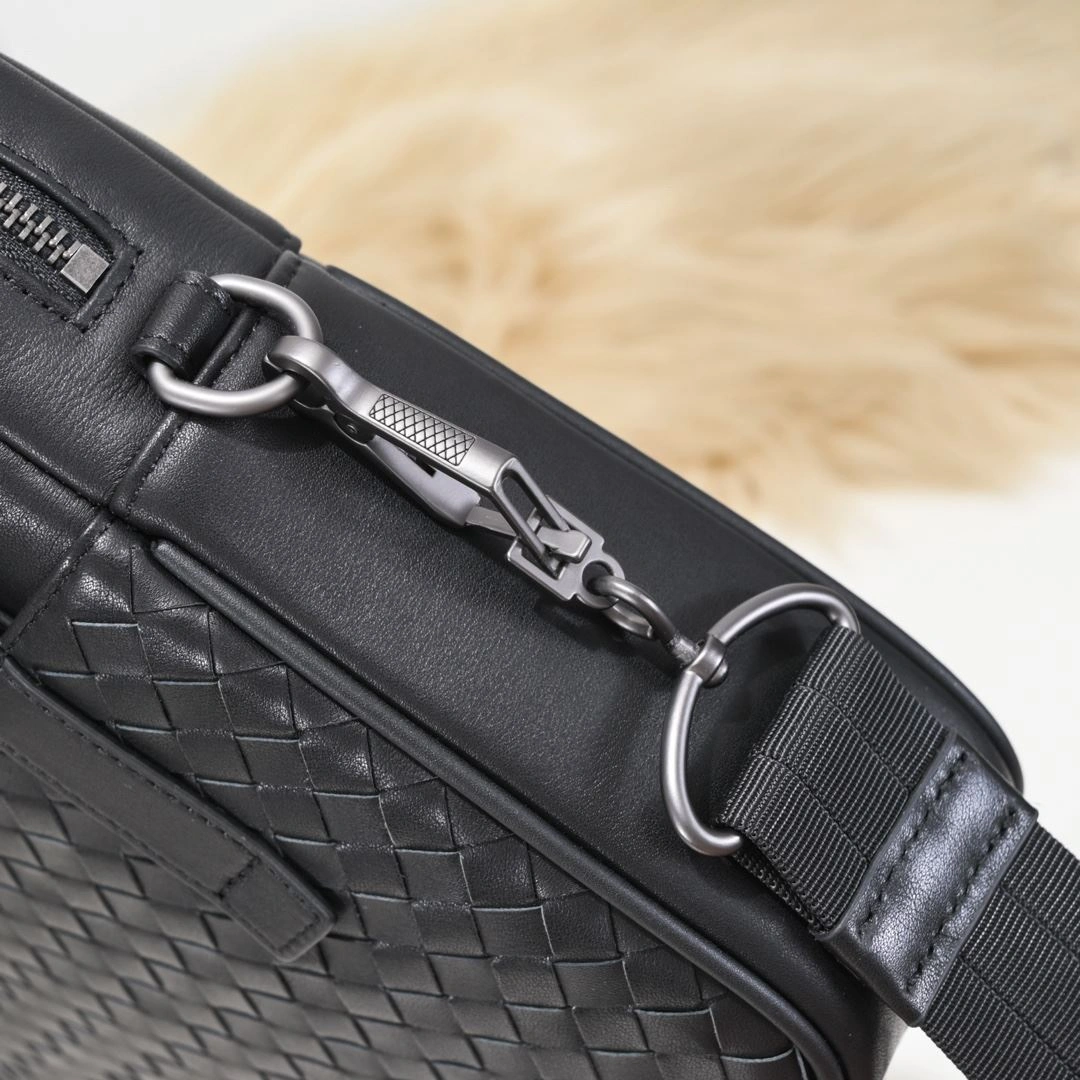 Inexpensive Mens Bottega Veneta Satchel Bags