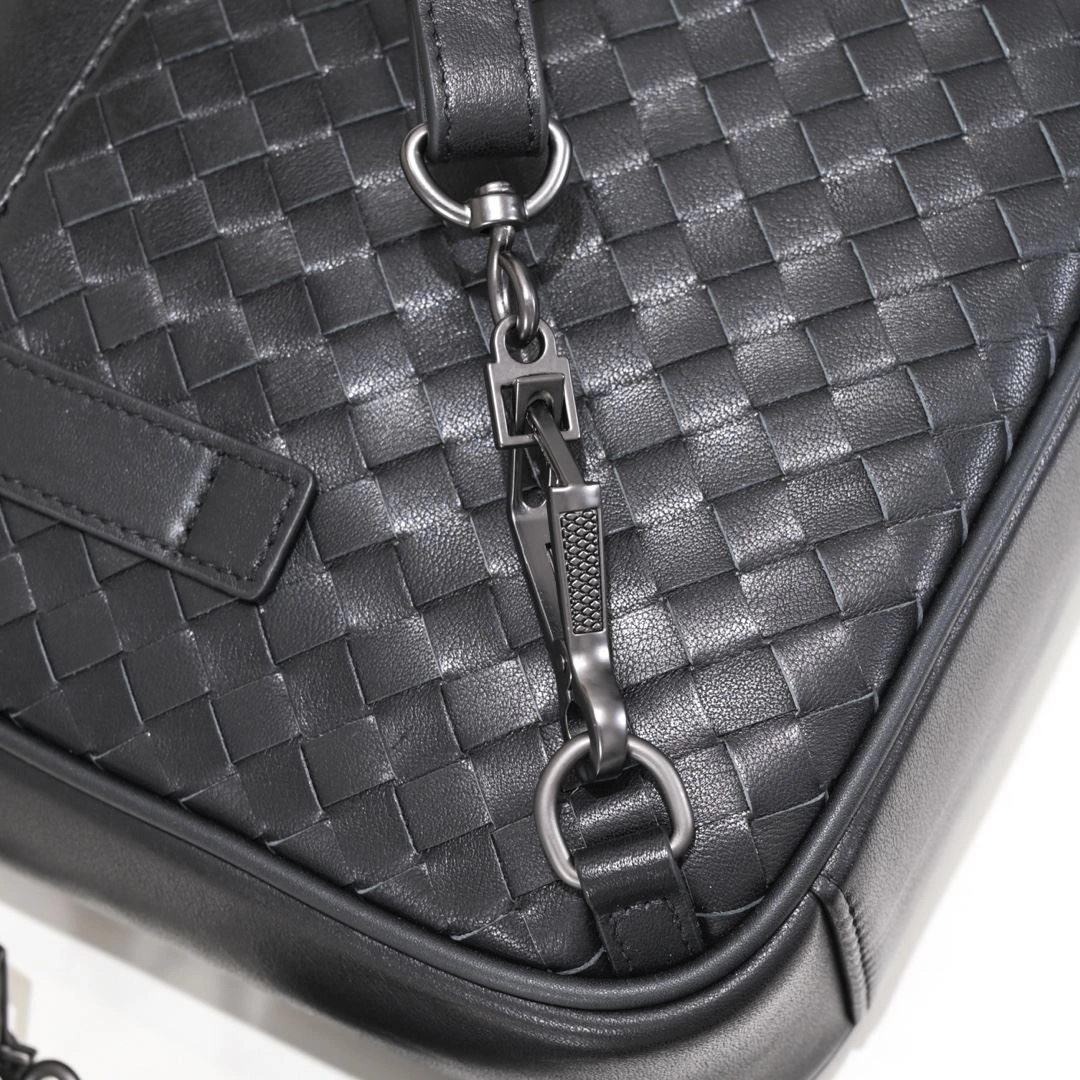 Inexpensive Mens Bottega Veneta Satchel Bags