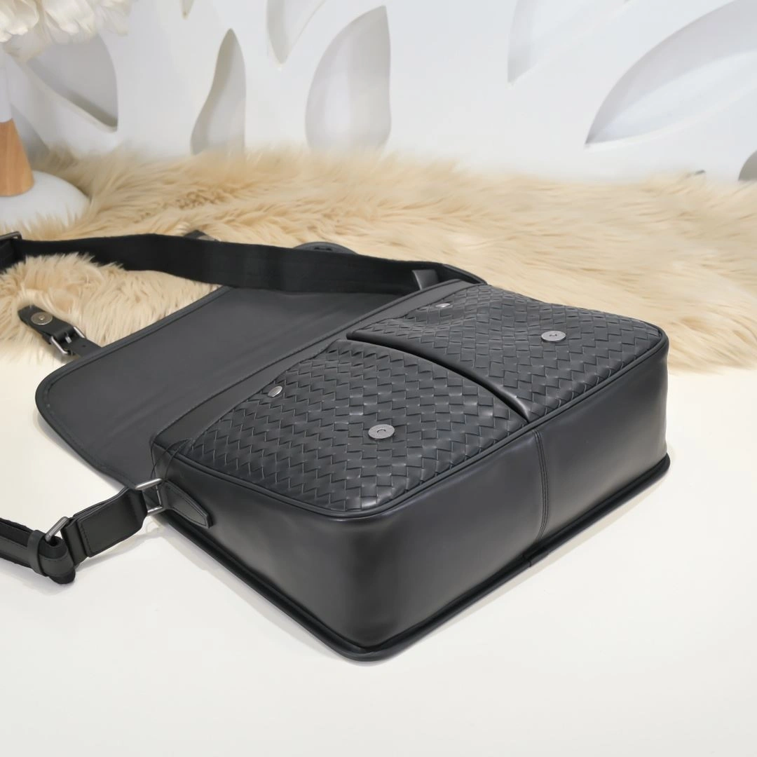 Original Mens Bottega Veneta Satchel Bags