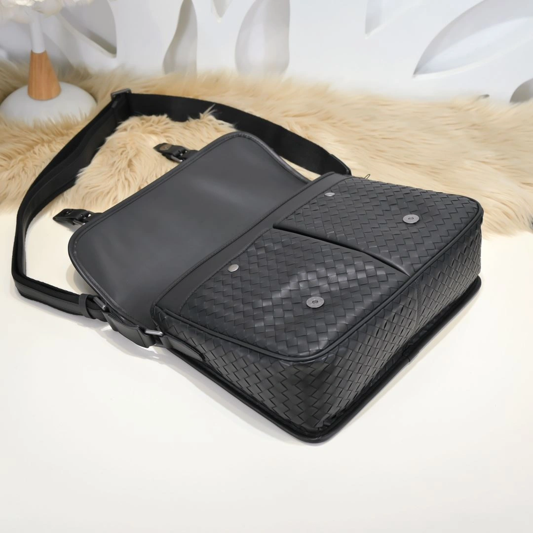 Inexpensive Mens Bottega Veneta Satchel Bags