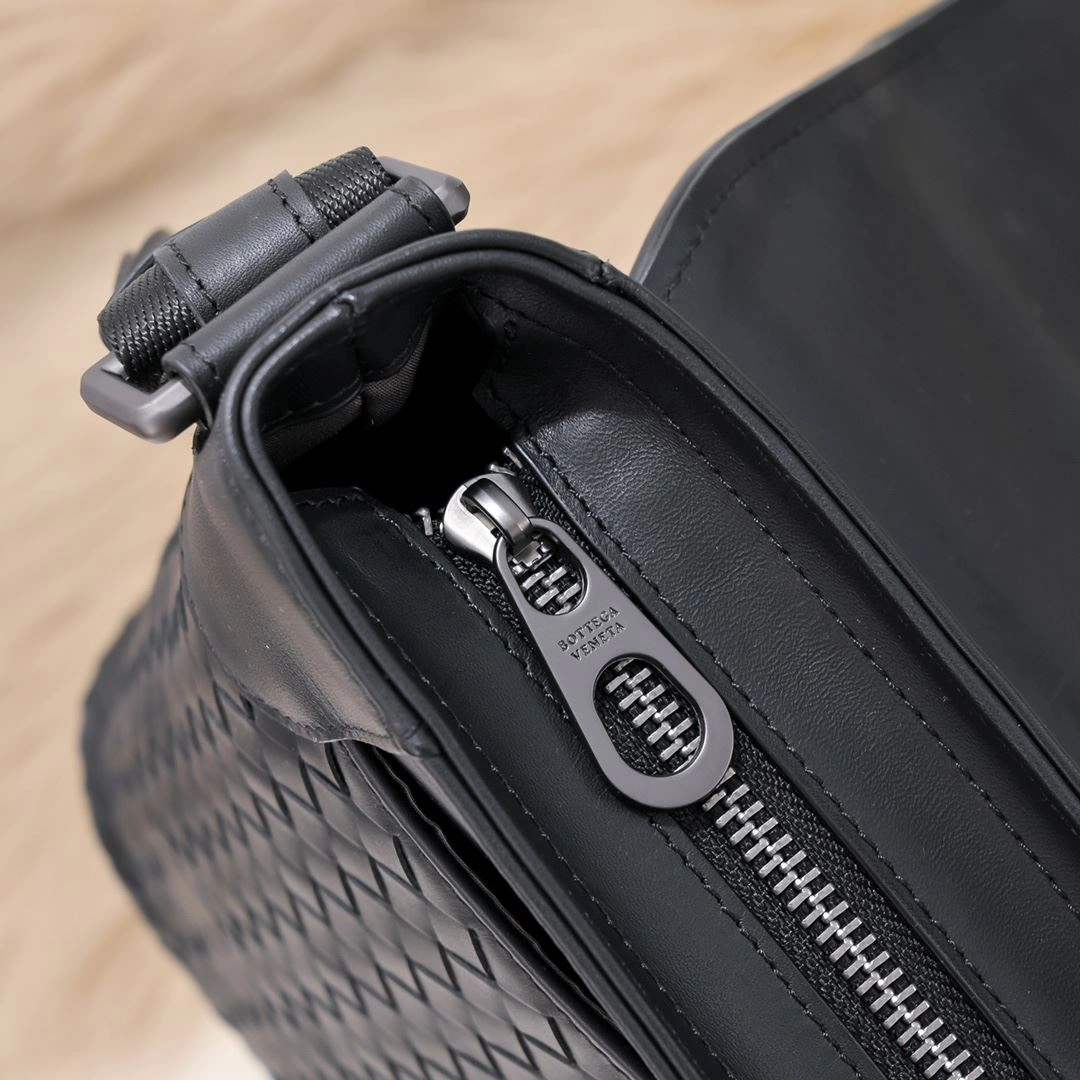 Budget-friendly Mens Bottega Veneta Satchel Bags