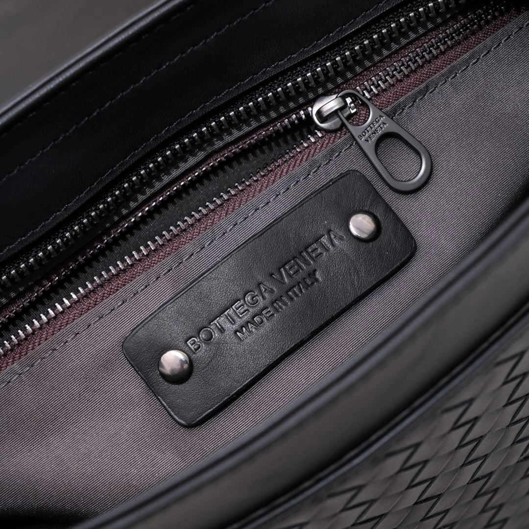 Budget-friendly Mens Bottega Veneta Satchel Bags